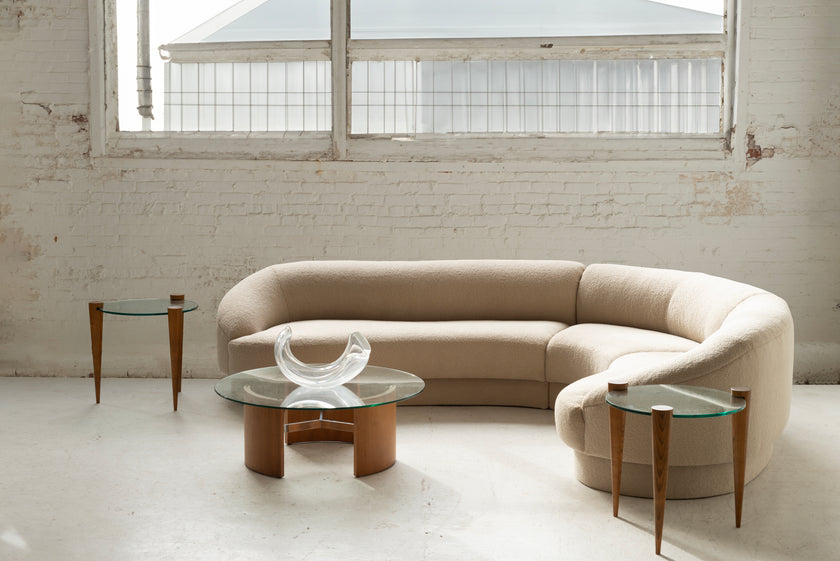 Pair of Mid-Century Modern Side Tables in The Style of Gilbert Rohde ...